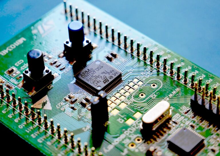 Different Types of PCB Material Options to Try - TheSite.org