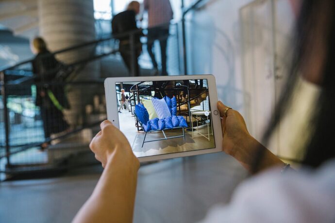How Augmented Reality (AR) is Changing the World? - TheSite.org