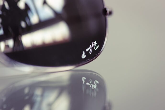 How to Tell Real from Fake Ray-Ban Glasses? - TheSite.org
